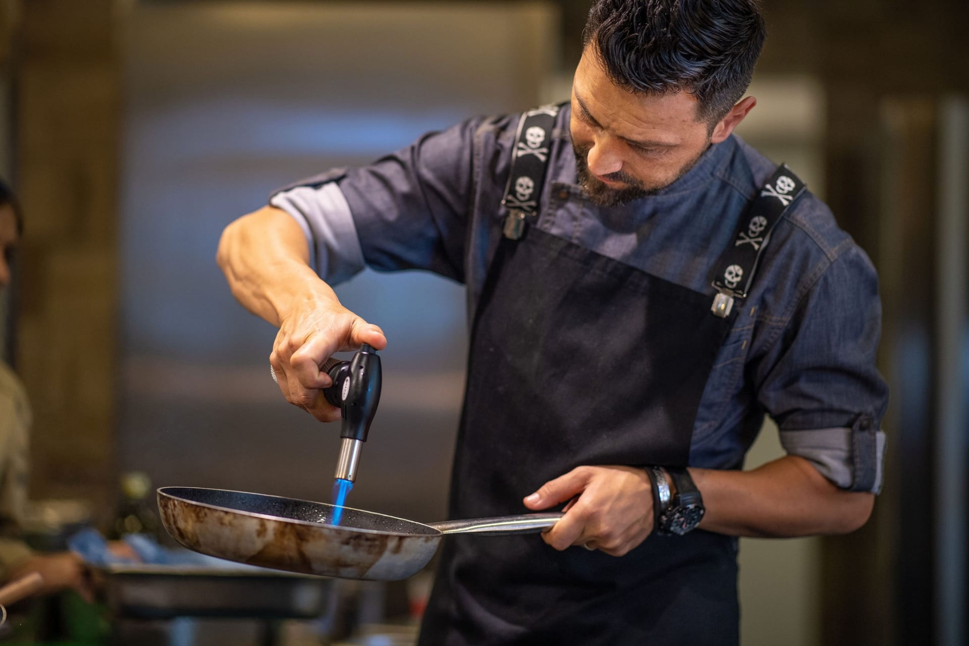 Chef Orlando Zaharia, de la un puști sărac, la bucătarul lui Băsescu