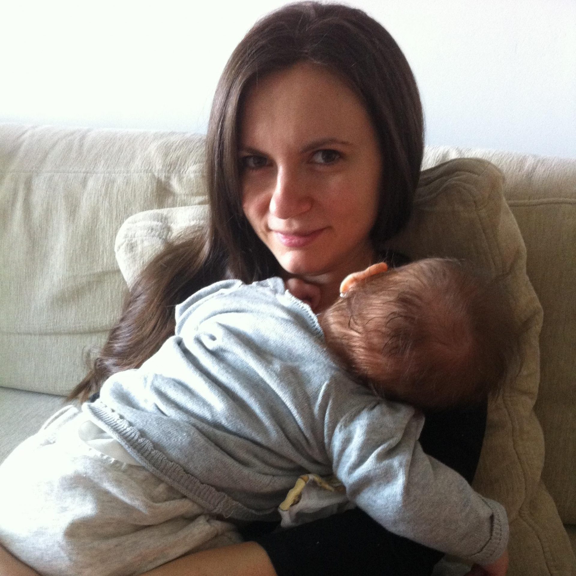 Andreea Retea, femeia pictează în culori frumoase imaginea multor ...