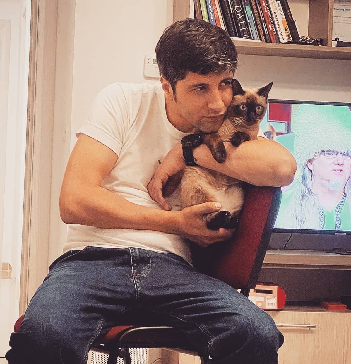 Cornel Istrate, fondatorul singurului club de gentlemani din România ...